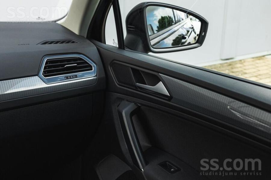 Melns Volkswagen Tiguan 2021 Ventspils, ar dzinēja tilpumu 1.50 L un nobraukumu 69 tūkst. km par 23900 €, foto 33 vietnē AUTOMOTO.COM.LV