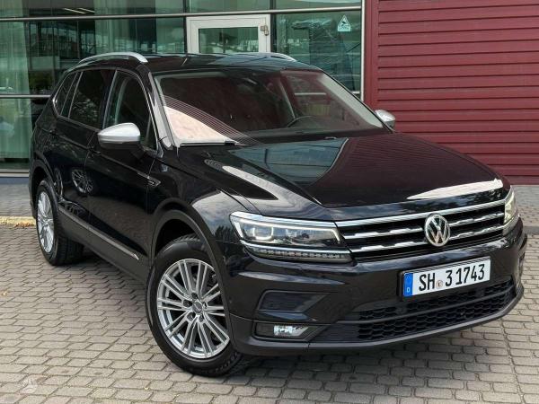 Volkswagen Tiguan 2021 in Klaipeda on AUTOMOTO.COM.LV Black Volkswagen Tiguan 2021 in Klaipeda, with an engine capacity of 1.97 L and mileage of 225 thousand km for 18500 €, photo 3 on AUTOMOTO.COM.LV