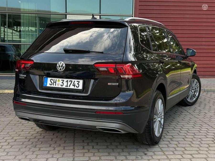Melns Volkswagen Tiguan 2021 Klaipėda, ar dzinēja tilpumu 1.97 L un nobraukumu 225 tūkst. km par 18500 €, foto 10 vietnē AUTOMOTO.COM.LV