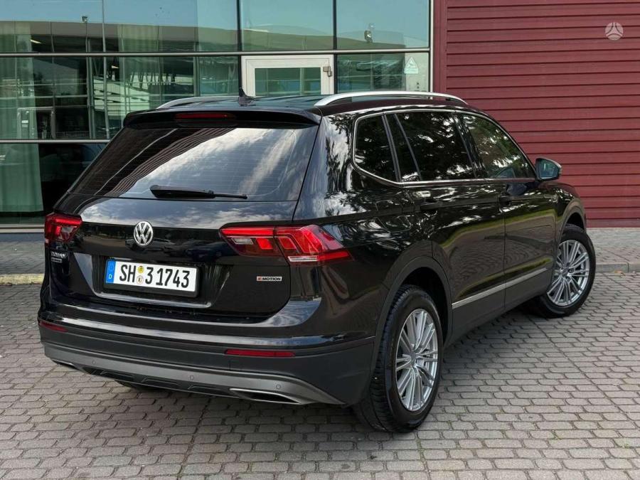 Melns Volkswagen Tiguan 2021 Klaipėda, ar dzinēja tilpumu 1.97 L un nobraukumu 225 tūkst. km par 18500 €, foto 12 vietnē AUTOMOTO.COM.LV
