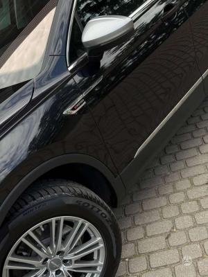 Melns Volkswagen Tiguan 2021 Klaipėda, ar dzinēja tilpumu 1.97 L un nobraukumu 225 tūkst. km par 18500 €, foto 18 vietnē AUTOMOTO.COM.LV
