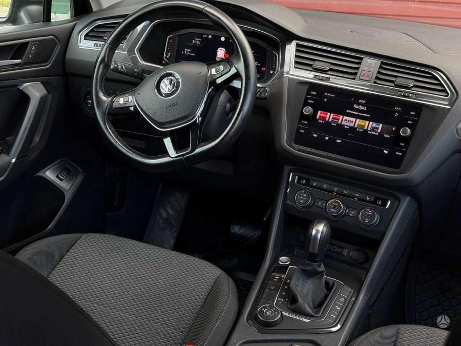 Melns Volkswagen Tiguan 2021 Klaipėda, ar dzinēja tilpumu 1.97 L un nobraukumu 225 tūkst. km par 18500 €, foto 20 vietnē AUTOMOTO.COM.LV