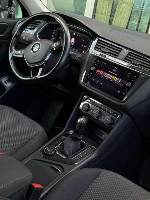 Melns Volkswagen Tiguan 2021 Klaipėda, ar dzinēja tilpumu 1.97 L un nobraukumu 225 tūkst. km par 18500 €, foto 21 vietnē AUTOMOTO.COM.LV