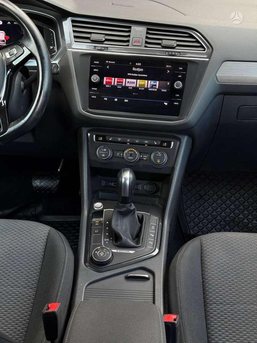 Melns Volkswagen Tiguan 2021 Klaipėda, ar dzinēja tilpumu 1.97 L un nobraukumu 225 tūkst. km par 18500 €, foto 22 vietnē AUTOMOTO.COM.LV