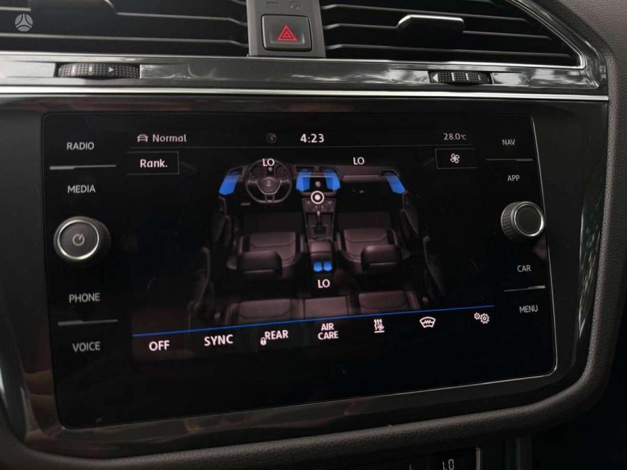 Melns Volkswagen Tiguan 2021 Klaipėda, ar dzinēja tilpumu 1.97 L un nobraukumu 225 tūkst. km par 18500 €, foto 30 vietnē AUTOMOTO.COM.LV