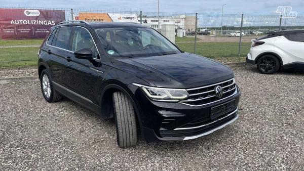 Melns Volkswagen Tiguan 2021 Marijampole, ar dzinēja tilpumu 2.00 L un nobraukumu 285 tūkst. km par 18490 €, foto 7 vietnē AUTOMOTO.COM.LV