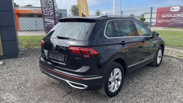 Melns Volkswagen Tiguan 2021 Marijampole, ar dzinēja tilpumu 2.00 L un nobraukumu 285 tūkst. km par 18490 €, foto 11 vietnē AUTOMOTO.COM.LV
