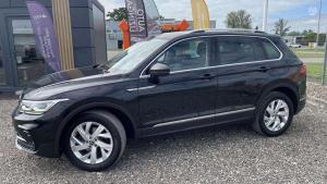 Black Volkswagen Tiguan 2021 in Marijampole, with an engine capacity of 1.97 L and mileage of 285 thousand km for 18490 €, photo 12 on AUTOMOTO.COM.LV