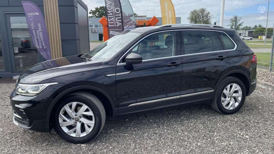 Black Volkswagen Tiguan 2021 in Marijampole, with an engine capacity of 1.97 L and mileage of 285 thousand km for 18490 €, photo 12 on AUTOMOTO.COM.LV