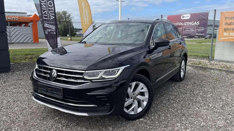 Black Volkswagen Tiguan 2021 in Marijampole, with an engine capacity of 1.97 L and mileage of 285 thousand km for 18490 €, photo 13 on AUTOMOTO.COM.LV