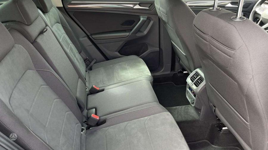 Black Volkswagen Tiguan 2021 in Marijampole, with an engine capacity of 1.97 L and mileage of 285 thousand km for 18490 €, photo 17 on AUTOMOTO.COM.LV