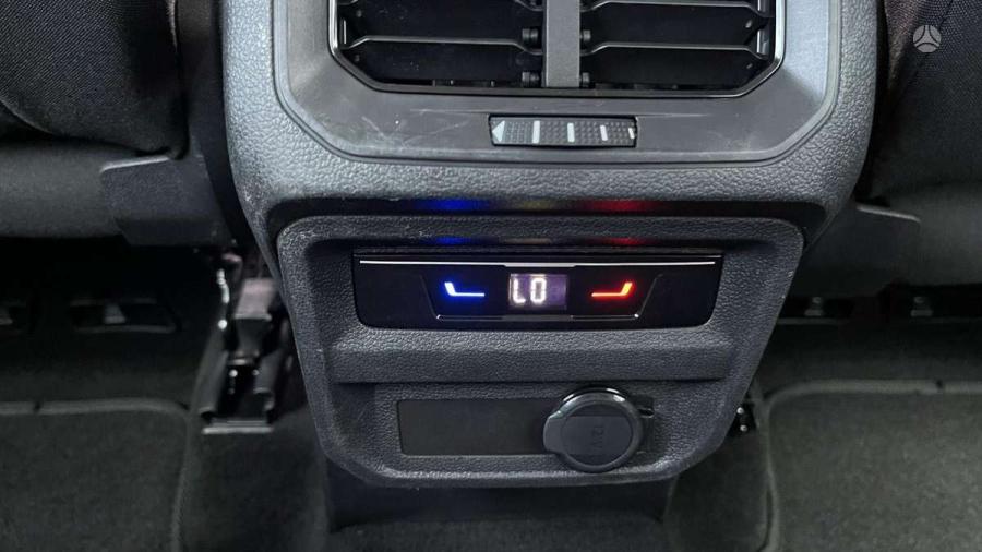 Black Volkswagen Tiguan 2021 in Marijampole, with an engine capacity of 1.97 L and mileage of 285 thousand km for 18490 €, photo 27 on AUTOMOTO.COM.LV