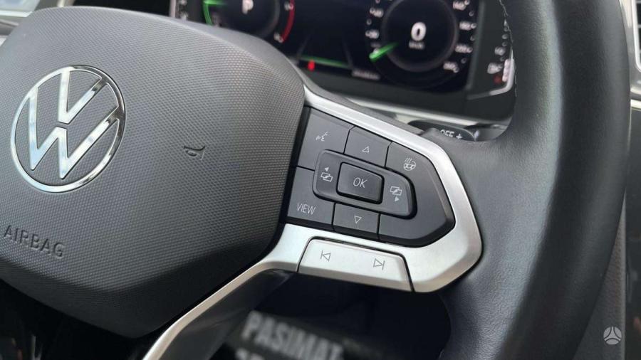 Black Volkswagen Tiguan 2021 in Marijampole, with an engine capacity of 1.97 L and mileage of 285 thousand km for 18490 €, photo 38 on AUTOMOTO.COM.LV