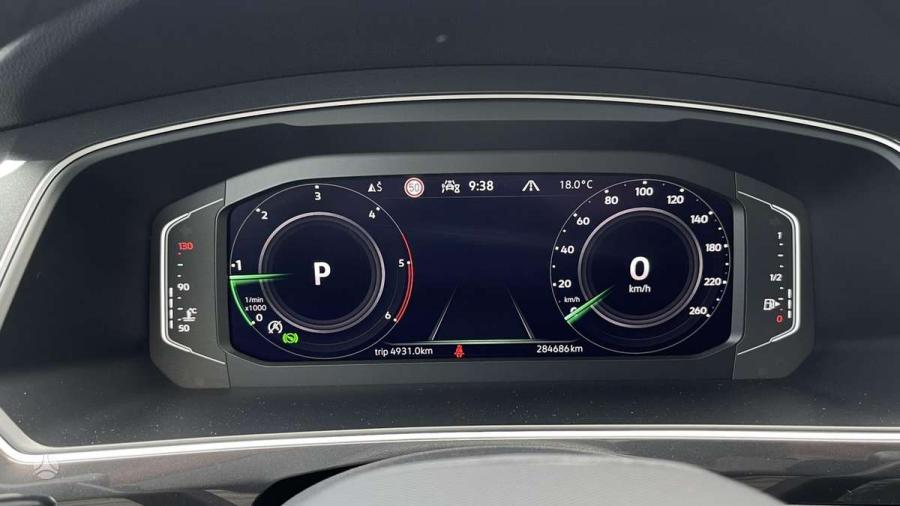 Black Volkswagen Tiguan 2021 in Marijampole, with an engine capacity of 1.97 L and mileage of 285 thousand km for 18490 €, photo 40 on AUTOMOTO.COM.LV
