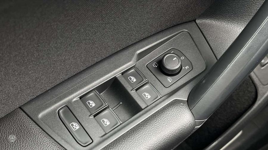 Black Volkswagen Tiguan 2021 in Marijampole, with an engine capacity of 1.97 L and mileage of 285 thousand km for 18490 €, photo 44 on AUTOMOTO.COM.LV