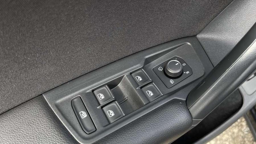 Black Volkswagen Tiguan 2021 in Marijampole, with an engine capacity of 1.97 L and mileage of 285 thousand km for 18490 €, photo 50 on AUTOMOTO.COM.LV
