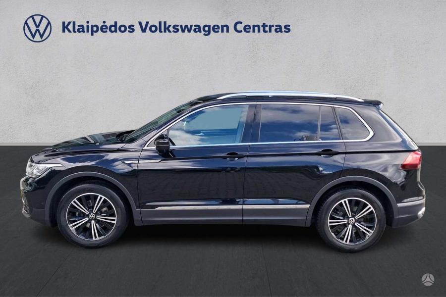 Melns Volkswagen Tiguan 2021 Klaipėda, ar dzinēja tilpumu 1.50 L un nobraukumu 70 tūkst. km par 24950 €, foto 4 vietnē AUTOMOTO.COM.LV