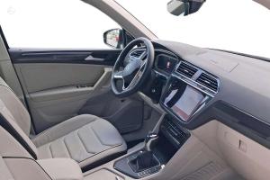 Melns Volkswagen Tiguan 2021 Klaipėda, ar dzinēja tilpumu 1.50 L un nobraukumu 70 tūkst. km par 24950 €, foto 9 vietnē AUTOMOTO.COM.LV