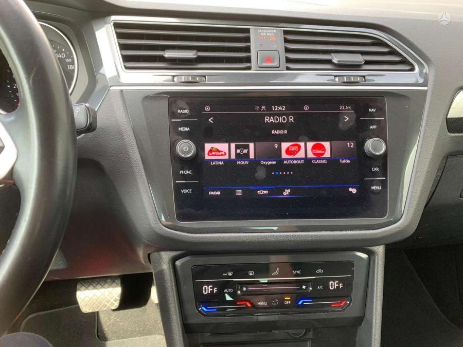 Melns Volkswagen Tiguan 2021 Viļņa, ar dzinēja tilpumu 1.97 L un nobraukumu 235 tūkst. km par 20328 €, foto 24 vietnē AUTOMOTO.COM.LV