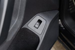 Melns Volkswagen Tiguan 2021 Mārupe, ar dzinēja tilpumu 2.00 L un nobraukumu 176 tūkst. km par 23900 €, foto 10 vietnē AUTOMOTO.COM.LV