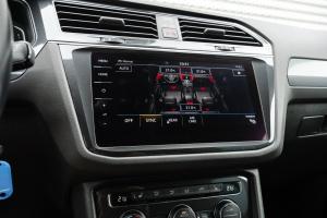 Melns Volkswagen Tiguan 2021 Mārupe, ar dzinēja tilpumu 2.00 L un nobraukumu 176 tūkst. km par 23900 €, foto 25 vietnē AUTOMOTO.COM.LV