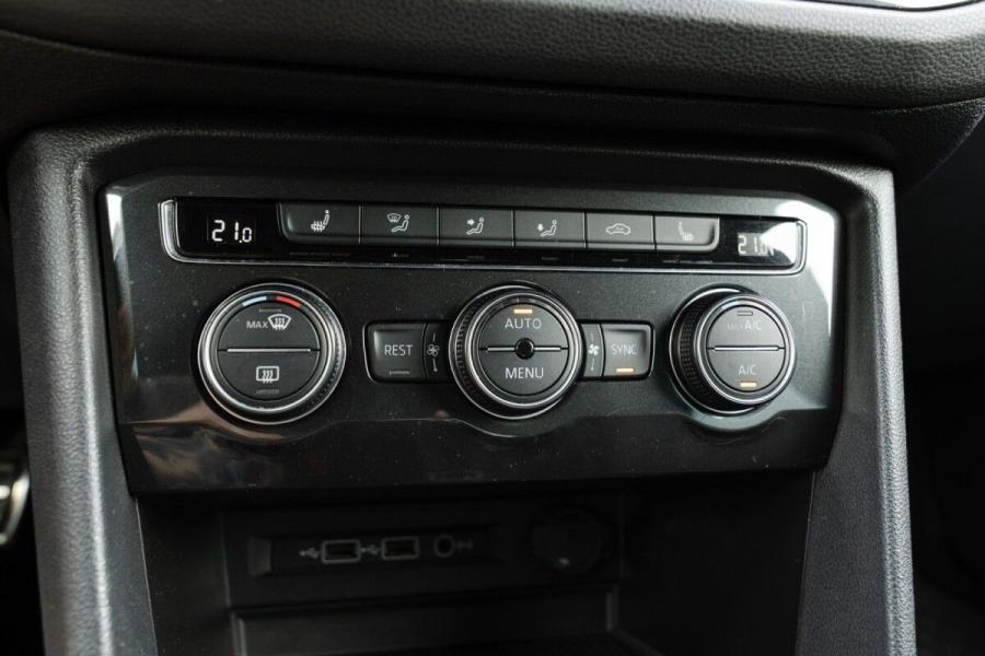 Melns Volkswagen Tiguan 2021 Mārupe, ar dzinēja tilpumu 2.00 L un nobraukumu 176 tūkst. km par 23900 €, foto 27 vietnē AUTOMOTO.COM.LV