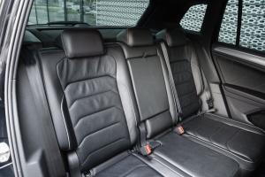 Melns Volkswagen Tiguan 2021 Mārupe, ar dzinēja tilpumu 2.00 L un nobraukumu 176 tūkst. km par 23900 €, foto 29 vietnē AUTOMOTO.COM.LV