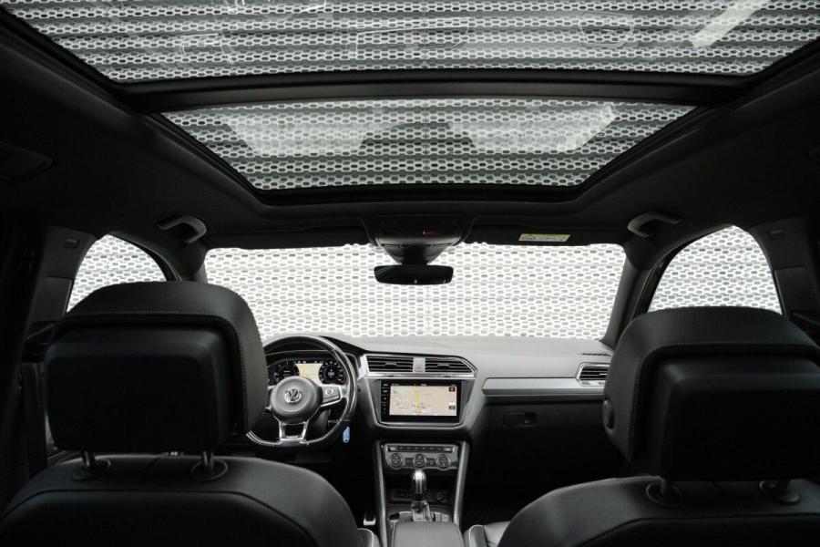 Melns Volkswagen Tiguan 2021 Mārupe, ar dzinēja tilpumu 2.00 L un nobraukumu 176 tūkst. km par 23900 €, foto 30 vietnē AUTOMOTO.COM.LV