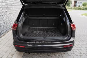 Melns Volkswagen Tiguan 2021 Mārupe, ar dzinēja tilpumu 2.00 L un nobraukumu 176 tūkst. km par 23900 €, foto 32 vietnē AUTOMOTO.COM.LV