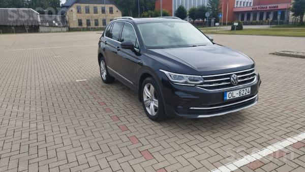 Black Volkswagen Tiguan 2021 in Cesis, with an engine capacity of 1.40 L and mileage of 163 thousand km for 21500 €, photo 3 on AUTOMOTO.COM.LV