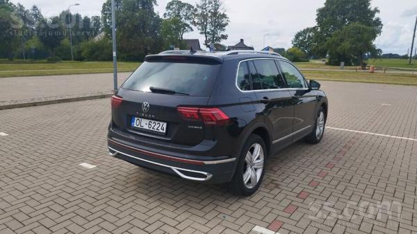 Black Volkswagen Tiguan 2021 in Cesis, with an engine capacity of 1.40 L and mileage of 163 thousand km for 21500 €, photo 4 on AUTOMOTO.COM.LV