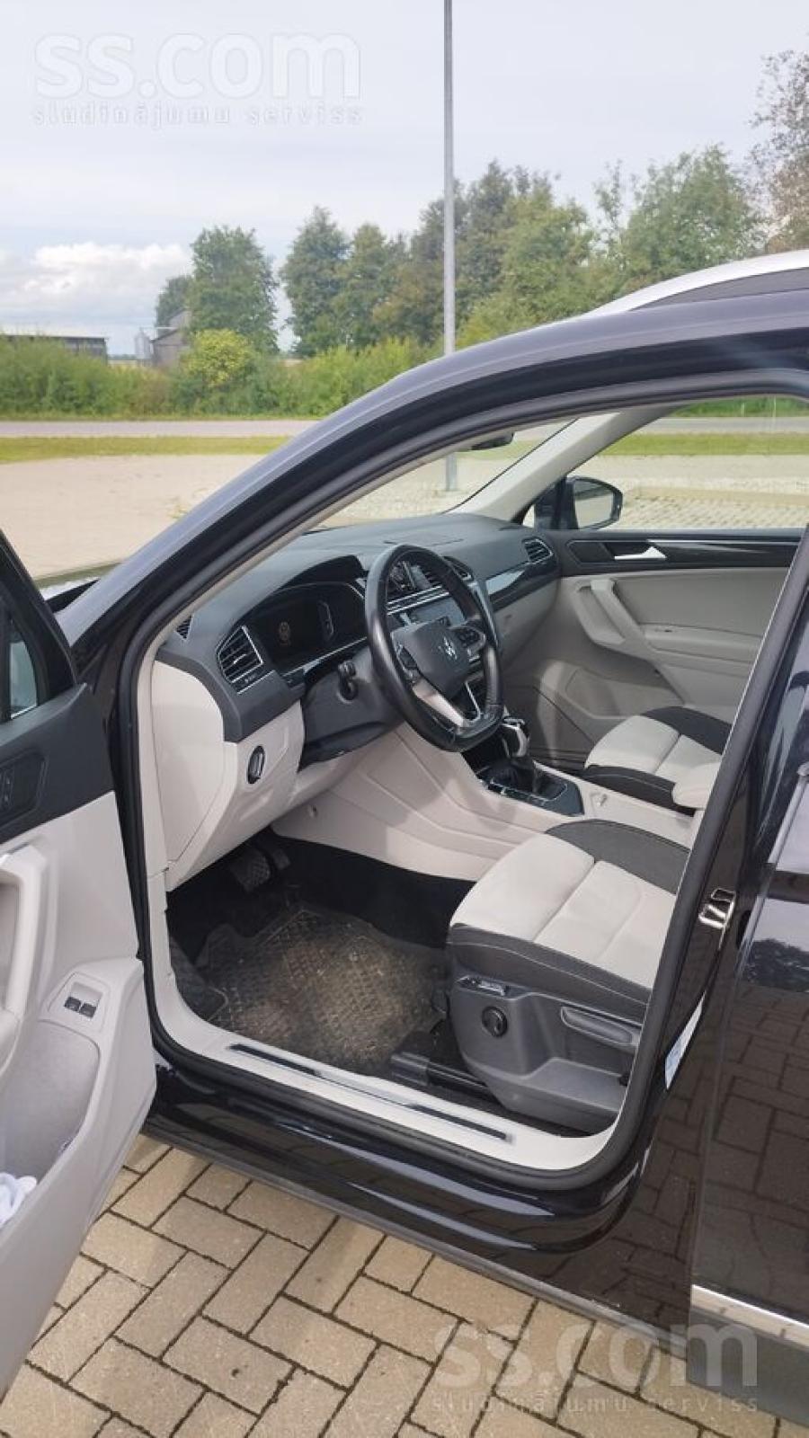 Black Volkswagen Tiguan 2021 in Cesis, with an engine capacity of 1.40 L and mileage of 163 thousand km for 21500 €, photo 7 on AUTOMOTO.COM.LV