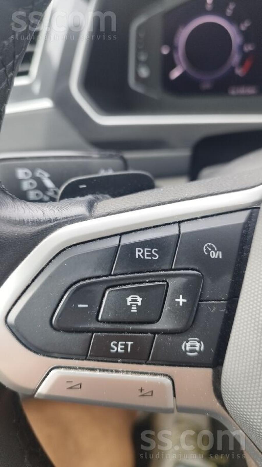 Black Volkswagen Tiguan 2021 in Cesis, with an engine capacity of 1.40 L and mileage of 163 thousand km for 21500 €, photo 9 on AUTOMOTO.COM.LV