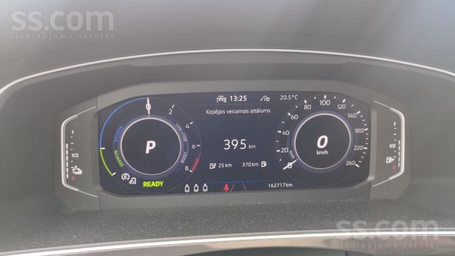 Black Volkswagen Tiguan 2021 in Cesis, with an engine capacity of 1.40 L and mileage of 163 thousand km for 21500 €, photo 12 on AUTOMOTO.COM.LV