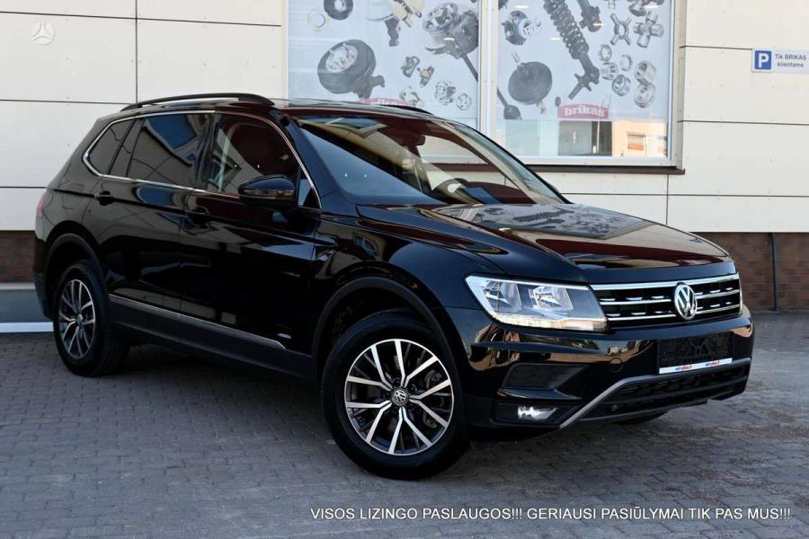Black Volkswagen Tiguan 2021 in Kretinga, with an engine capacity of 1.98 L and mileage of 212 thousand km for 17499 €, photo 1 on AUTOMOTO.COM.LV