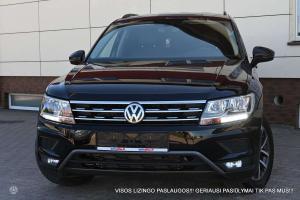 Black Volkswagen Tiguan 2021 in Kretinga, with an engine capacity of 1.98 L and mileage of 212 thousand km for 17499 €, photo 3 on AUTOMOTO.COM.LV