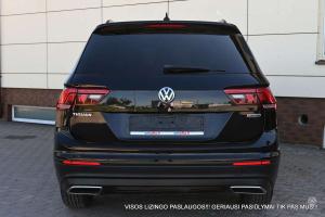 Black Volkswagen Tiguan 2021 in Kretinga, with an engine capacity of 1.98 L and mileage of 212 thousand km for 17499 €, photo 9 on AUTOMOTO.COM.LV