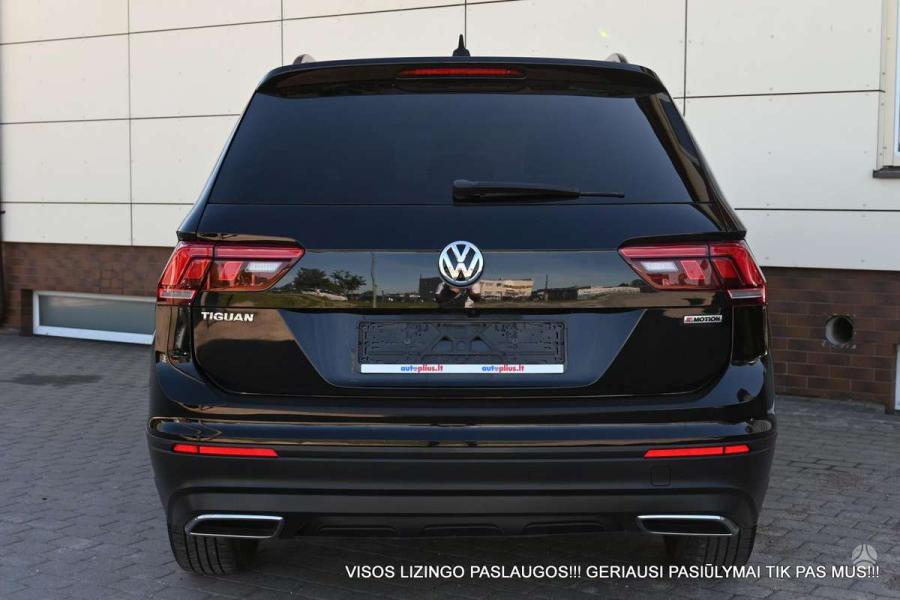 Black Volkswagen Tiguan 2021 in Kretinga, with an engine capacity of 1.98 L and mileage of 212 thousand km for 17499 €, photo 9 on AUTOMOTO.COM.LV