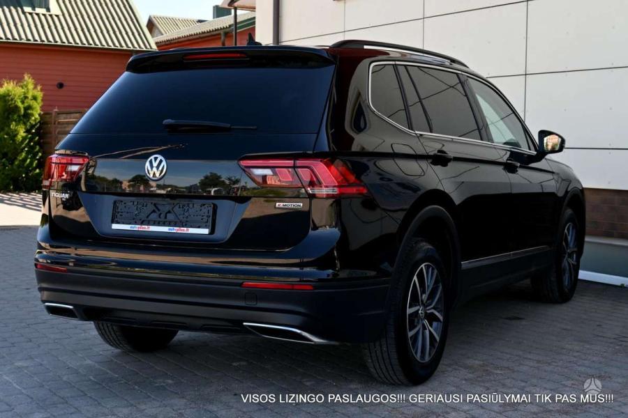 Black Volkswagen Tiguan 2021 in Kretinga, with an engine capacity of 1.98 L and mileage of 212 thousand km for 17499 €, photo 10 on AUTOMOTO.COM.LV