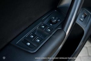 Black Volkswagen Tiguan 2021 in Kretinga, with an engine capacity of 1.98 L and mileage of 212 thousand km for 17499 €, photo 21 on AUTOMOTO.COM.LV