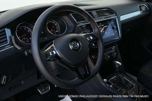 Black Volkswagen Tiguan 2021 in Kretinga, with an engine capacity of 1.98 L and mileage of 212 thousand km for 17499 €, photo 22 on AUTOMOTO.COM.LV