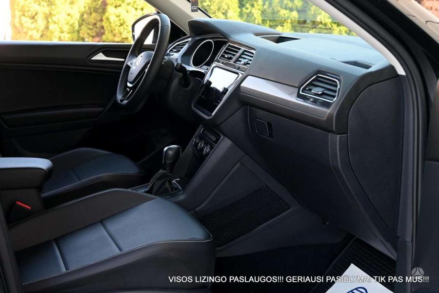 Black Volkswagen Tiguan 2021 in Kretinga, with an engine capacity of 1.98 L and mileage of 212 thousand km for 17499 €, photo 26 on AUTOMOTO.COM.LV