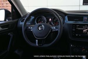 Black Volkswagen Tiguan 2021 in Kretinga, with an engine capacity of 1.98 L and mileage of 212 thousand km for 17499 €, photo 30 on AUTOMOTO.COM.LV