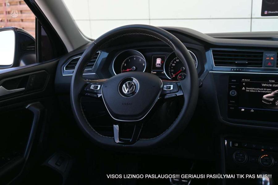 Black Volkswagen Tiguan 2021 in Kretinga, with an engine capacity of 1.98 L and mileage of 212 thousand km for 17499 €, photo 30 on AUTOMOTO.COM.LV
