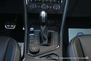 Black Volkswagen Tiguan 2021 in Kretinga, with an engine capacity of 1.98 L and mileage of 212 thousand km for 17499 €, photo 31 on AUTOMOTO.COM.LV