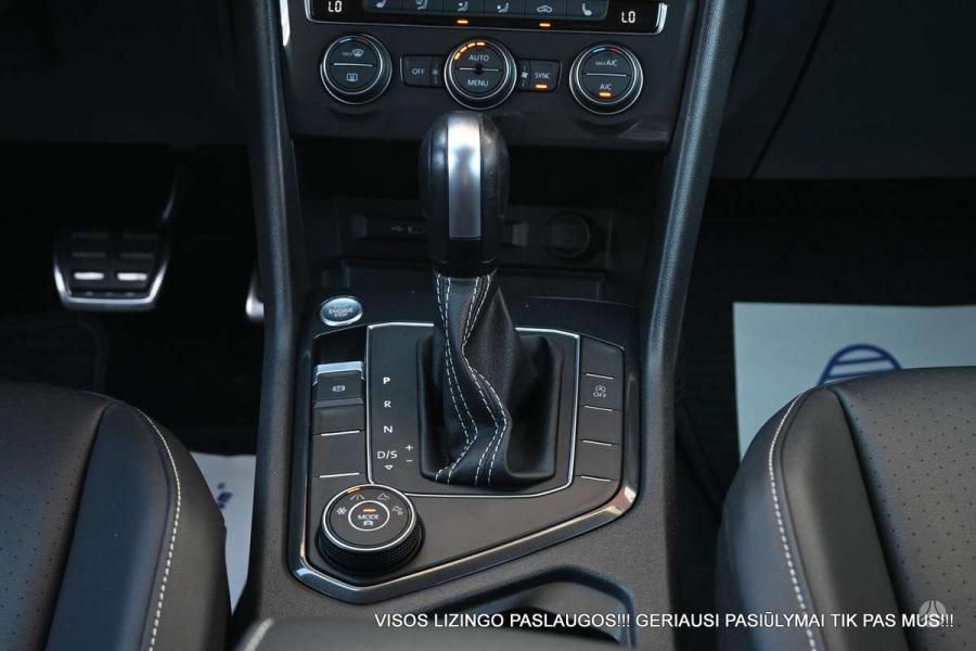 Black Volkswagen Tiguan 2021 in Kretinga, with an engine capacity of 1.98 L and mileage of 212 thousand km for 17499 €, photo 31 on AUTOMOTO.COM.LV