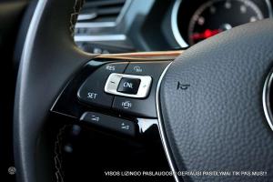 Black Volkswagen Tiguan 2021 in Kretinga, with an engine capacity of 1.98 L and mileage of 212 thousand km for 17499 €, photo 35 on AUTOMOTO.COM.LV