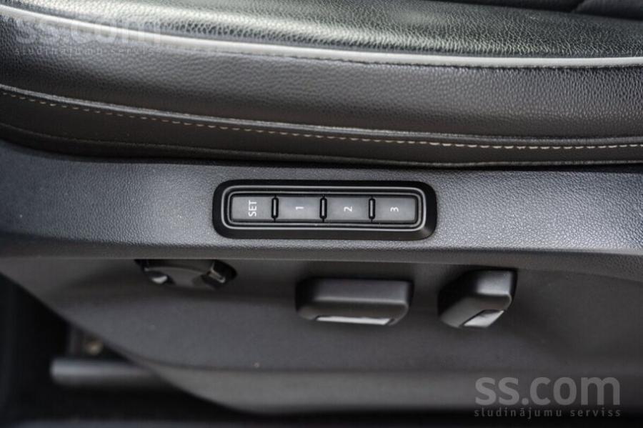 Melns Volkswagen Tiguan 2021 Rīga, ar dzinēja tilpumu 2.00 L un nobraukumu 176 tūkst. km par 22250 €, foto 12 vietnē AUTOMOTO.COM.LV