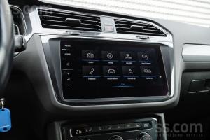 Melns Volkswagen Tiguan 2021 Rīga, ar dzinēja tilpumu 2.00 L un nobraukumu 176 tūkst. km par 22250 €, foto 18 vietnē AUTOMOTO.COM.LV