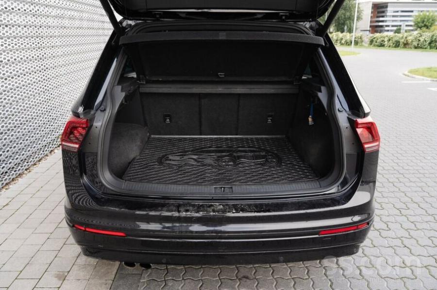 Melns Volkswagen Tiguan 2021 Rīga, ar dzinēja tilpumu 2.00 L un nobraukumu 176 tūkst. km par 22250 €, foto 32 vietnē AUTOMOTO.COM.LV